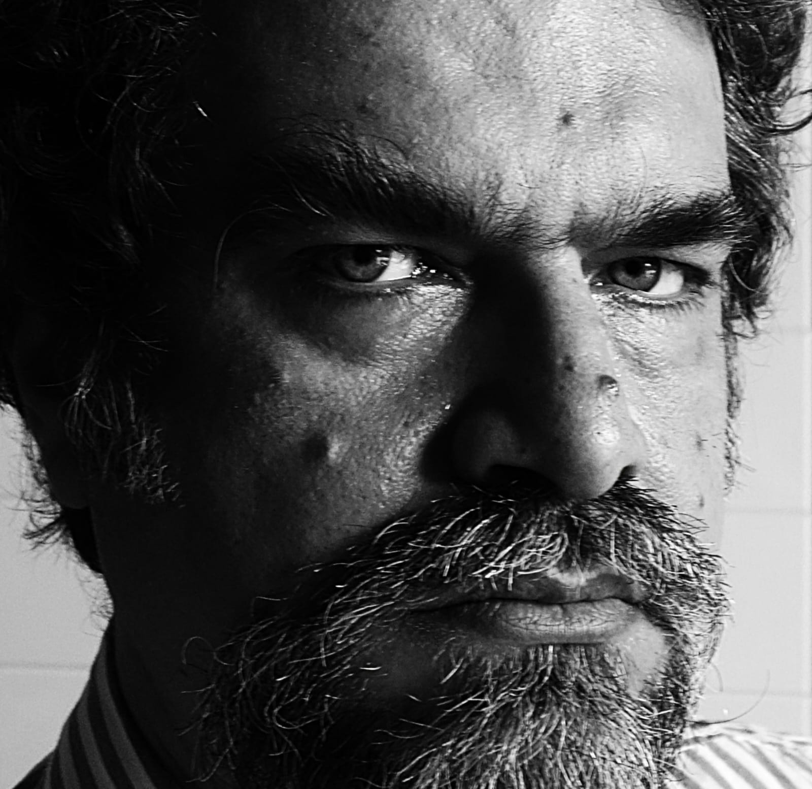 Sergio Cicalò, "Gli occhi chiusi e lo specchio" (Marco Saya Edizioni, 2023)